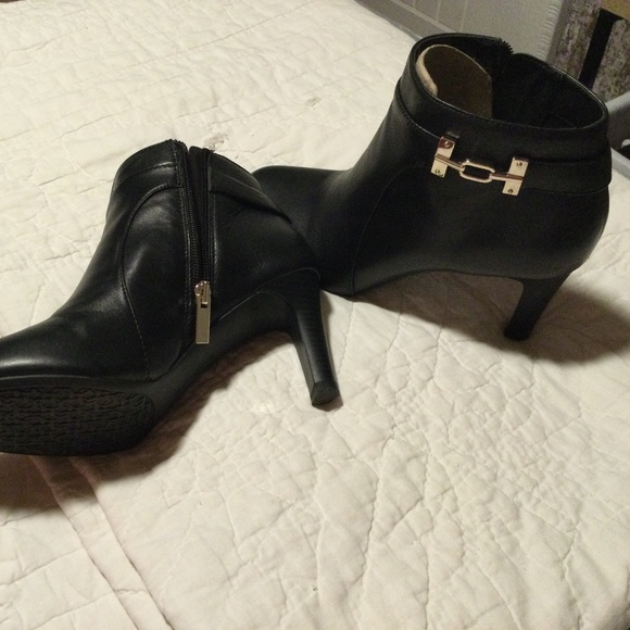Bandolino | Shoes | Bandolino Bootie Shoes | Poshmark